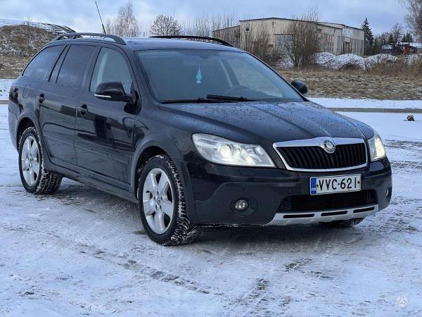 Melns Skoda Octavia 2010 Marijampole, ar dzinēja tilpumu 2.00 L un nobraukumu 303 tūkst. km par 3900 €, foto 3 vietnē AUTOMOTO.COM.LV