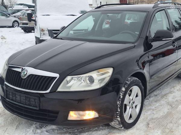 Black Skoda Octavia 2010 in Utena, with an engine capacity of 1.60 L and mileage of 253 thousand km for 3150 €, photo 1 on AUTOMOTO.COM.LV