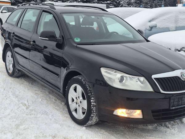 Black Skoda Octavia 2010 in Utena, with an engine capacity of 1.60 L and mileage of 253 thousand km for 3150 €, photo 2 on AUTOMOTO.COM.LV