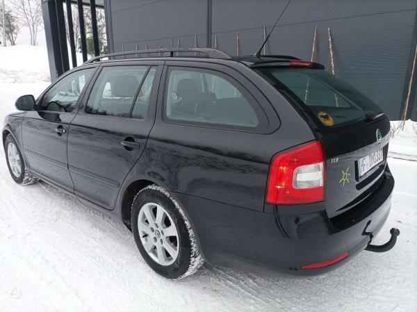 Black Skoda Octavia 2010 in Vilnius, with an engine capacity of 1.60 L and mileage of 260 thousand km for 3950 €, photo 7 on AUTOMOTO.COM.LV
