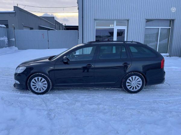Black Skoda Octavia 2010 in Kaunas, with an engine capacity of 1.80 L and mileage of 199 thousand km for 4100 €, photo 2 on AUTOMOTO.COM.LV