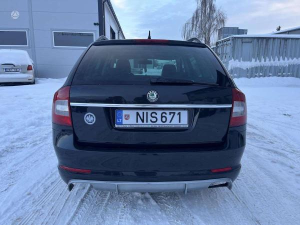 Black Skoda Octavia 2010 in Kaunas, with an engine capacity of 1.80 L and mileage of 199 thousand km for 4100 €, photo 7 on AUTOMOTO.COM.LV