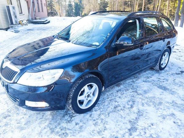 Melns Skoda Octavia 2010 Utena, ar dzinēja tilpumu 1.60 L un nobraukumu 268 tūkst. km par 3300 €, foto 2 vietnē AUTOMOTO.COM.LV