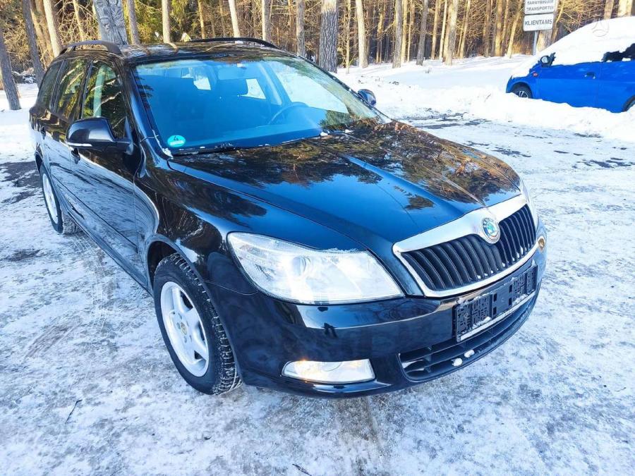 Melns Skoda Octavia 2010 Utena, ar dzinēja tilpumu 1.60 L un nobraukumu 268 tūkst. km par 3300 €, foto 3 vietnē AUTOMOTO.COM.LV