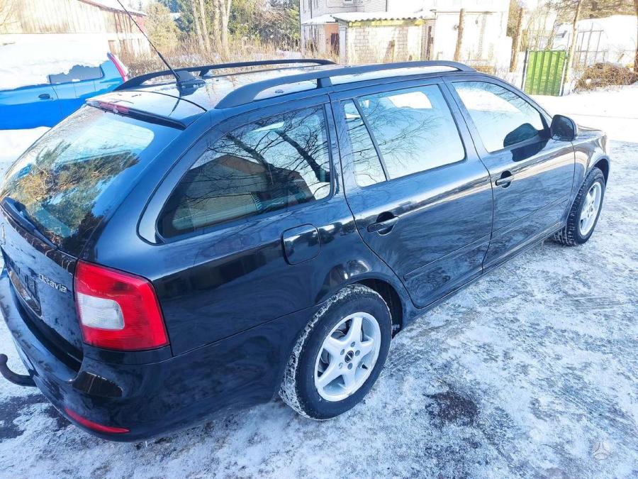 Melns Skoda Octavia 2010 Utena, ar dzinēja tilpumu 1.60 L un nobraukumu 268 tūkst. km par 3300 €, foto 6 vietnē AUTOMOTO.COM.LV