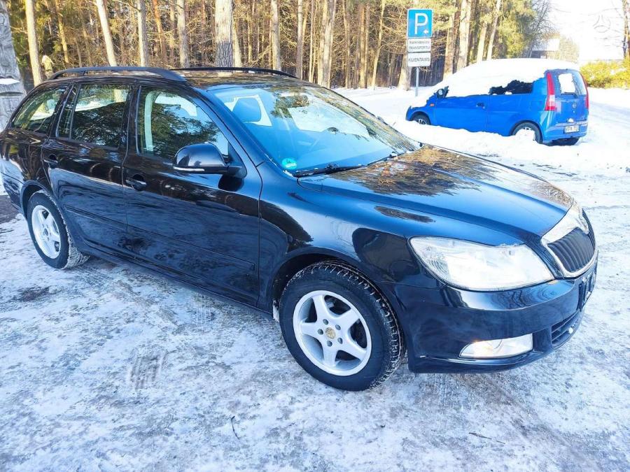 Melns Skoda Octavia 2010 Utena, ar dzinēja tilpumu 1.60 L un nobraukumu 268 tūkst. km par 3300 €, foto 8 vietnē AUTOMOTO.COM.LV