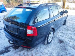 Melns Skoda Octavia 2010 Utena, ar dzinēja tilpumu 1.60 L un nobraukumu 268 tūkst. km par 3300 €, foto 9 vietnē AUTOMOTO.COM.LV