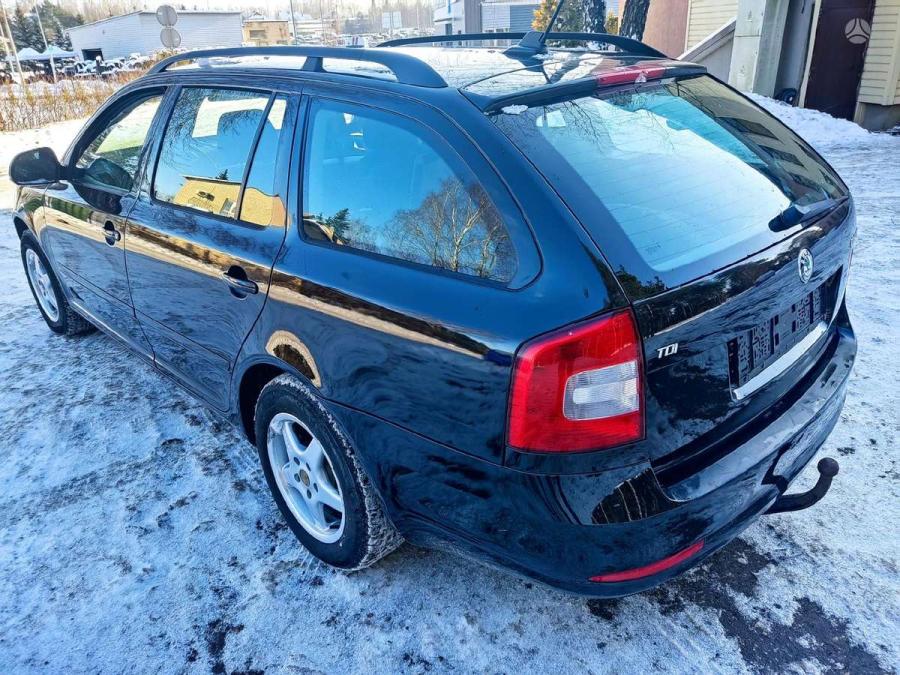 Melns Skoda Octavia 2010 Utena, ar dzinēja tilpumu 1.60 L un nobraukumu 268 tūkst. km par 3300 €, foto 10 vietnē AUTOMOTO.COM.LV