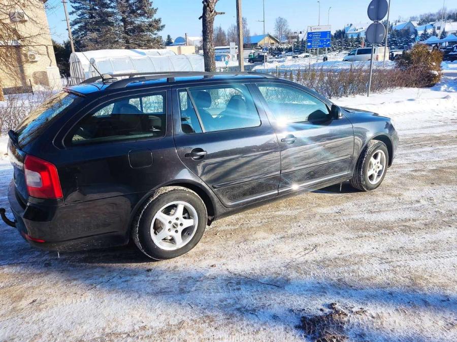 Melns Skoda Octavia 2010 Utena, ar dzinēja tilpumu 1.60 L un nobraukumu 268 tūkst. km par 3300 €, foto 23 vietnē AUTOMOTO.COM.LV