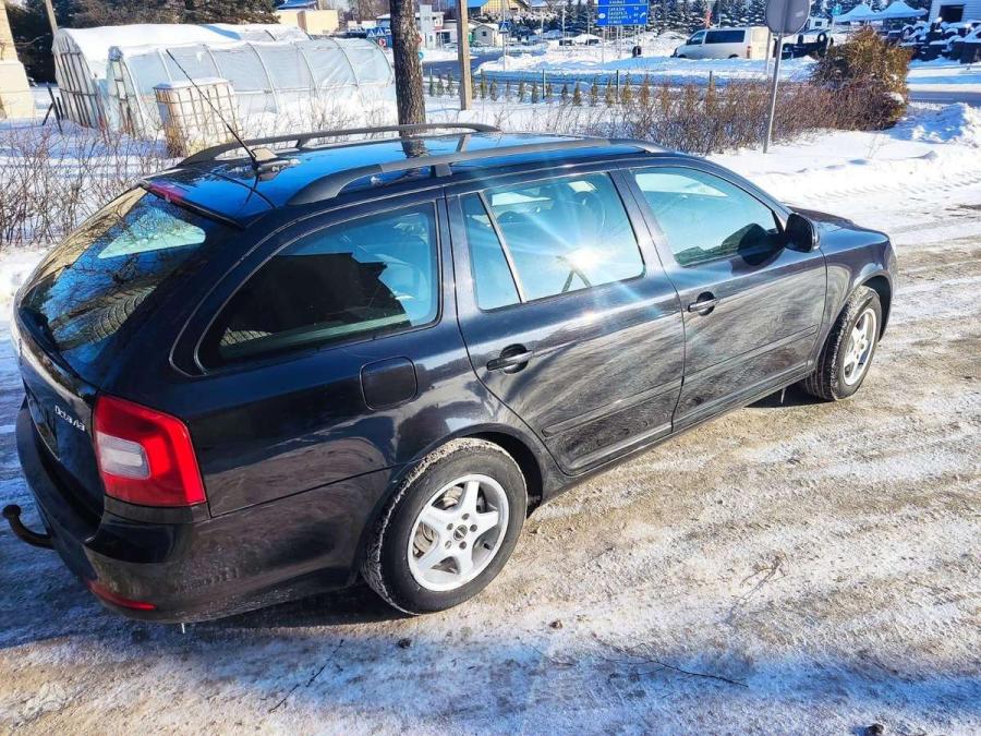 Melns Skoda Octavia 2010 Utena, ar dzinēja tilpumu 1.60 L un nobraukumu 268 tūkst. km par 3300 €, foto 26 vietnē AUTOMOTO.COM.LV