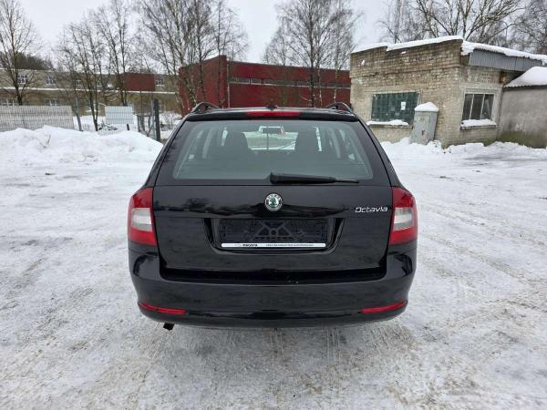 Black Skoda Octavia 2010 in Telschi, with an engine capacity of 1.20 L and mileage of 269 thousand km for 2950 €, photo 6 on AUTOMOTO.COM.LV