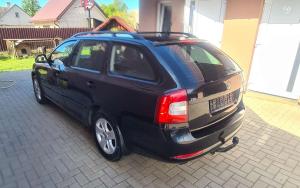 Black Skoda Octavia 2010 in Vilnius, with an engine capacity of 1.59 L and mileage of 292 thousand km for 3800 €, photo 4 on AUTOMOTO.COM.LV