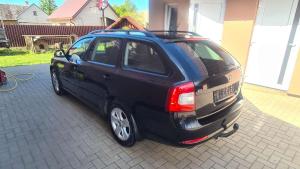 Black Skoda Octavia 2010 in Vilnius, with an engine capacity of 1.59 L and mileage of 292 thousand km for 3800 €, photo 5 on AUTOMOTO.COM.LV
