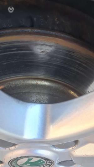 Black Skoda Octavia 2010 in Vilnius, with an engine capacity of 1.59 L and mileage of 292 thousand km for 3800 €, photo 16 on AUTOMOTO.COM.LV