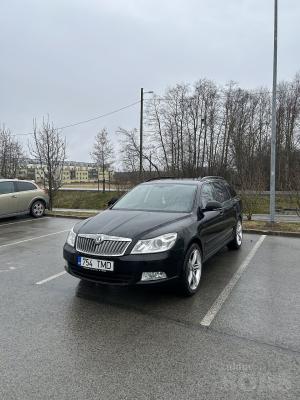 Melns Skoda Octavia 2010 Tallina, ar dzinēja tilpumu 1.60 L un nobraukumu 350 tūkst. km par 2099 €, foto  vietnē AUTOMOTO.COM.LV