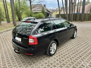 Black Skoda Octavia 2010 in Kaunas, with an engine capacity of 1.60 L and mileage of 245 thousand km for 3250 €, photo 4 on AUTOMOTO.COM.LV