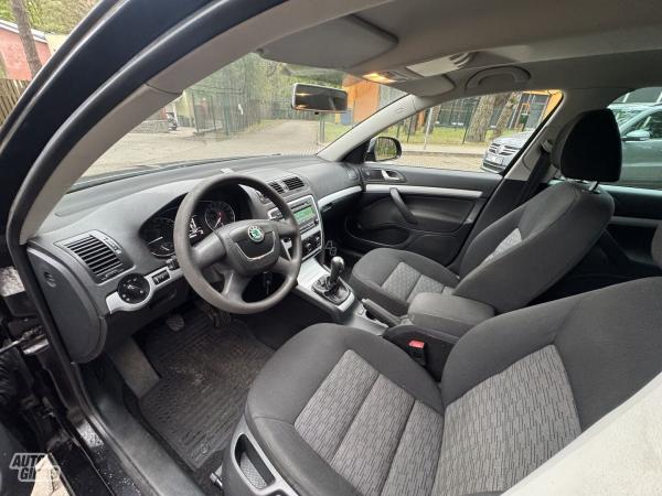 Melns Skoda Octavia 2010 Kauņa, ar dzinēja tilpumu 1.60 L un nobraukumu 245 tūkst. km par 3250 €, foto 5 vietnē AUTOMOTO.COM.LV