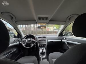 Black Skoda Octavia 2010 in Kaunas, with an engine capacity of 1.60 L and mileage of 245 thousand km for 3250 €, photo 8 on AUTOMOTO.COM.LV