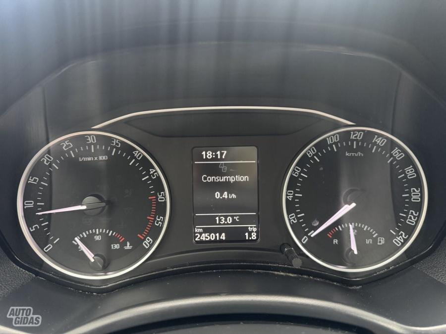 Black Skoda Octavia 2010 in Kaunas, with an engine capacity of 1.60 L and mileage of 245 thousand km for 3250 €, photo 11 on AUTOMOTO.COM.LV