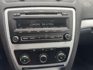 Black Skoda Octavia 2010 in Kaunas, with an engine capacity of 1.60 L and mileage of 245 thousand km for 3250 €, photo 12 on AUTOMOTO.COM.LV