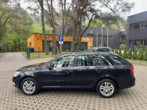 Black Skoda Octavia 2010 in Kaunas, with an engine capacity of 1.60 L and mileage of 245 thousand km for 3250 €, photo 15 on AUTOMOTO.COM.LV
