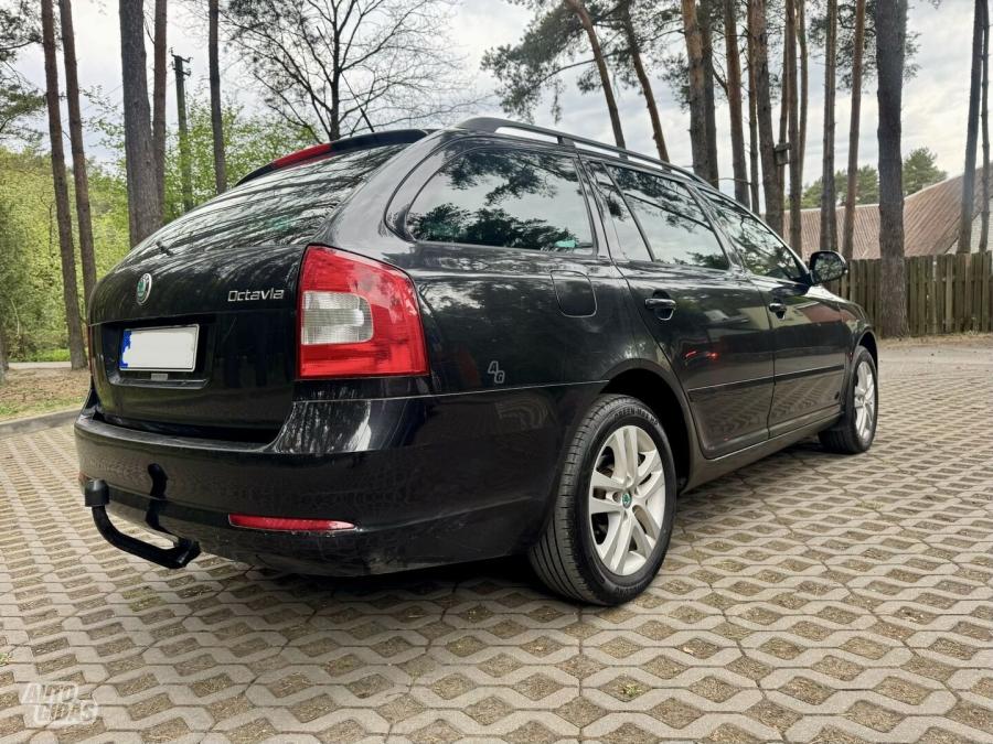 Black Skoda Octavia 2010 in Kaunas, with an engine capacity of 1.60 L and mileage of 245 thousand km for 3250 €, photo 17 on AUTOMOTO.COM.LV