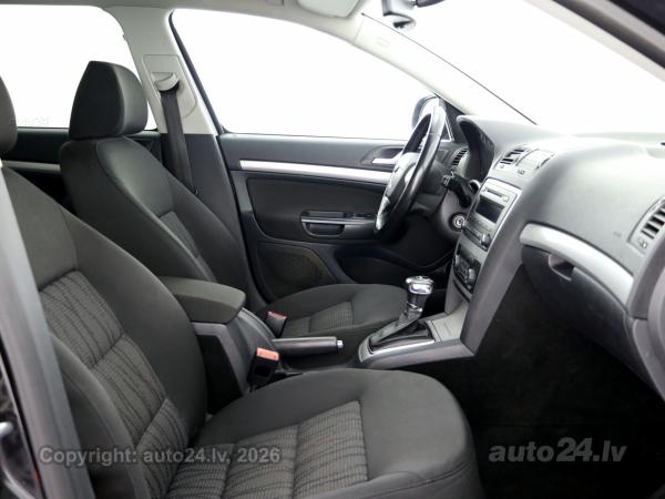 Black Skoda Octavia 2010 in Tallinn, with an engine capacity of 1.80 L and mileage of 287 thousand km for 2299 €, photo 6 on AUTOMOTO.COM.LV