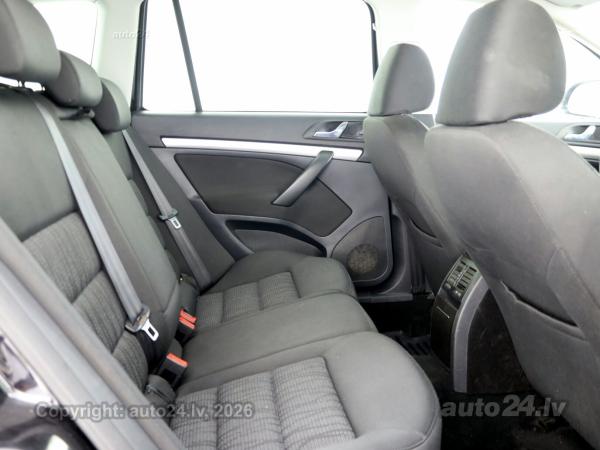 Black Skoda Octavia 2010 in Tallinn, with an engine capacity of 1.80 L and mileage of 287 thousand km for 2299 €, photo 7 on AUTOMOTO.COM.LV