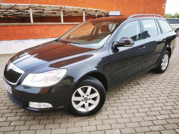Black Skoda Octavia 2010 in Klaipeda, with an engine capacity of 1.60 L and mileage of 225 thousand km for 3850 €, photo 1 on AUTOMOTO.COM.LV