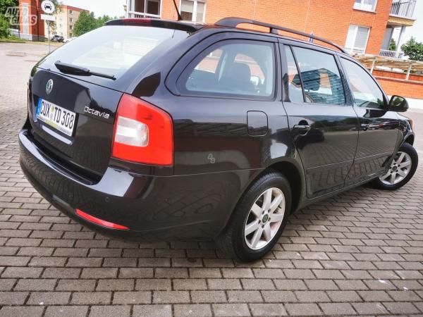 Black Skoda Octavia 2010 in Klaipeda, with an engine capacity of 1.60 L and mileage of 225 thousand km for 3850 €, photo 6 on AUTOMOTO.COM.LV