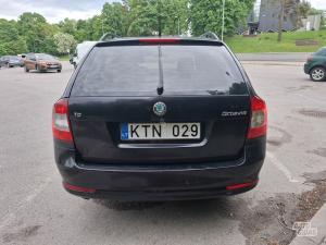 Черный Шкода Октавия 2010 в Клайпеда, объемом двигателя 1.60 л и пробегом 304 тыс. км за 2500 €, фото 4 на AUTOMOTO.COM.LV