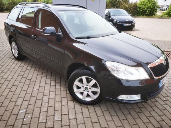 Melns Skoda Octavia 2010 Klaipėda, ar dzinēja tilpumu 1.60 L un nobraukumu 225 tūkst. km par 3850 €, foto 3 vietnē AUTOMOTO.COM.LV