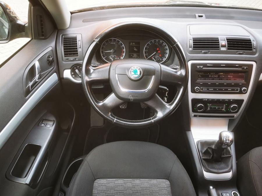 Melns Skoda Octavia 2010 Klaipėda, ar dzinēja tilpumu 1.60 L un nobraukumu 225 tūkst. km par 3850 €, foto 20 vietnē AUTOMOTO.COM.LV