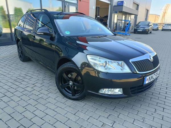 Black Skoda Octavia 2010 in Klaipeda, with an engine capacity of 1.90 L and mileage of 283 thousand km for 3999 €, photo 5 on AUTOMOTO.COM.LV