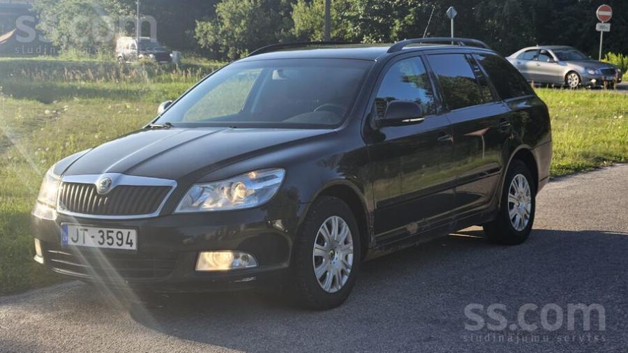 Black Skoda Octavia 2010 in Riga, with an engine capacity of 1.90 L and mileage of 357 thousand km for 1900 €, photo 3 on AUTOMOTO.COM.LV