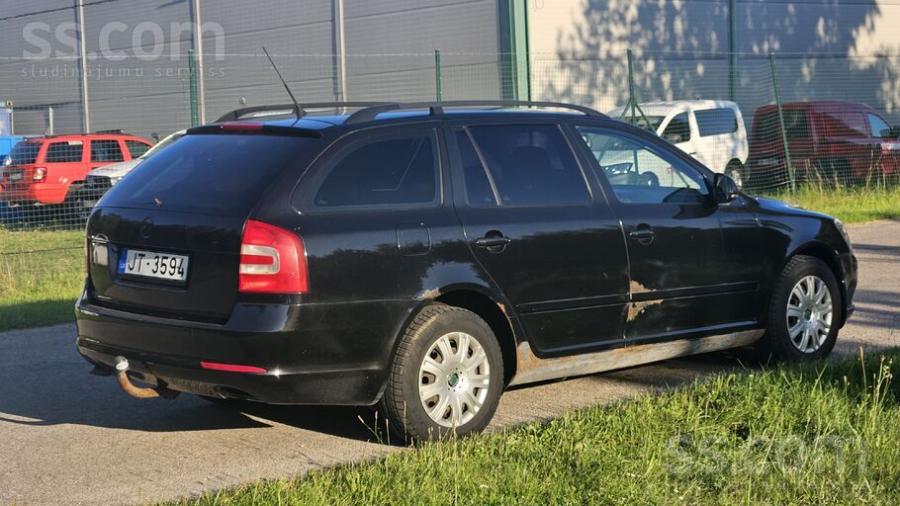 Black Skoda Octavia 2010 in Riga, with an engine capacity of 1.90 L and mileage of 357 thousand km for 1900 €, photo 4 on AUTOMOTO.COM.LV