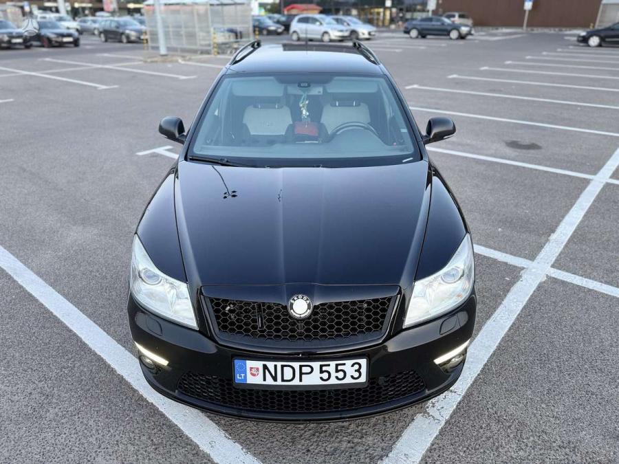 Melns Skoda Octavia 2010 Kauņa, ar dzinēja tilpumu 1.97 L un nobraukumu 307 tūkst. km par 5000 €, foto 1 vietnē AUTOMOTO.COM.LV
