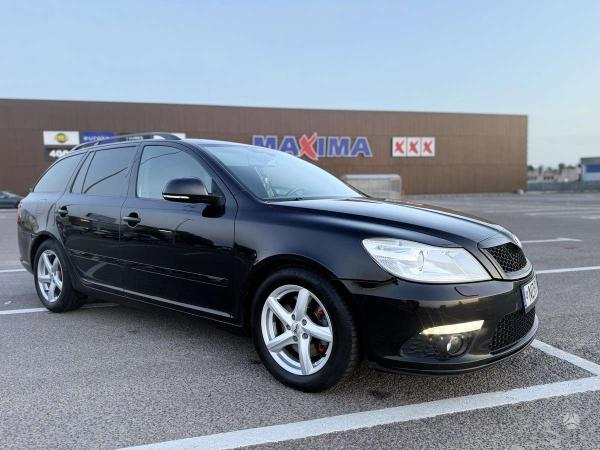 Black Skoda Octavia 2010 in Kaunas, with an engine capacity of 1.97 L and mileage of 307 thousand km for 5000 €, photo 2 on AUTOMOTO.COM.LV