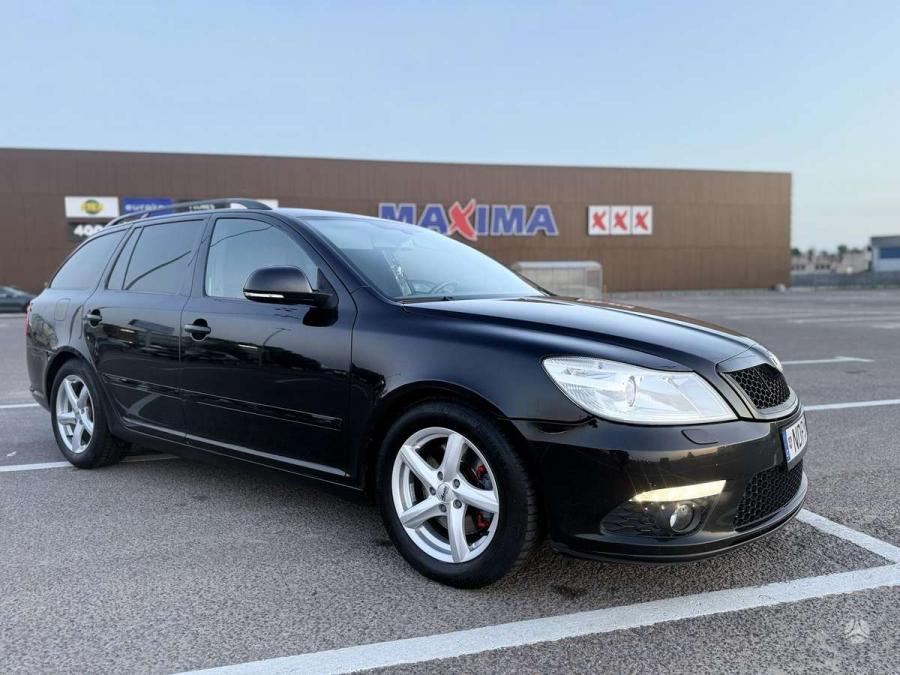 Melns Skoda Octavia 2010 Kauņa, ar dzinēja tilpumu 1.97 L un nobraukumu 307 tūkst. km par 5000 €, foto 3 vietnē AUTOMOTO.COM.LV