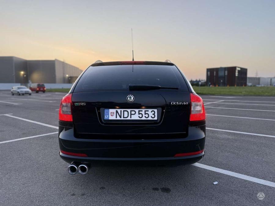 Melns Skoda Octavia 2010 Kauņa, ar dzinēja tilpumu 1.97 L un nobraukumu 307 tūkst. km par 5000 €, foto 7 vietnē AUTOMOTO.COM.LV