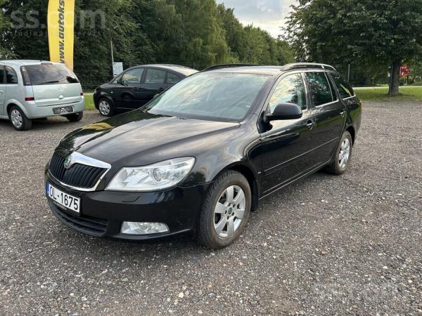 Melns Skoda Octavia 2010 Limbaži, ar dzinēja tilpumu 1.20 L un nobraukumu 233 tūkst. km par 4250 €, foto 1 vietnē AUTOMOTO.COM.LV