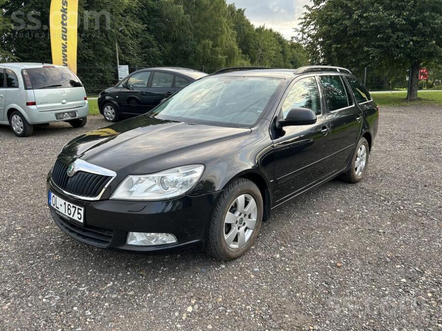 Black Skoda Octavia 2010 in Limbazi, with an engine capacity of 1.20 L and mileage of 233 thousand km for 4250 €, photo 1 on AUTOMOTO.COM.LV
