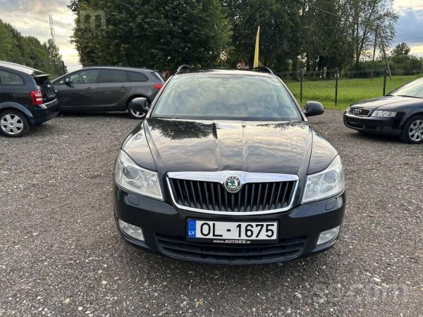 Melns Skoda Octavia 2010 Limbaži, ar dzinēja tilpumu 1.20 L un nobraukumu 233 tūkst. km par 4250 €, foto 2 vietnē AUTOMOTO.COM.LV