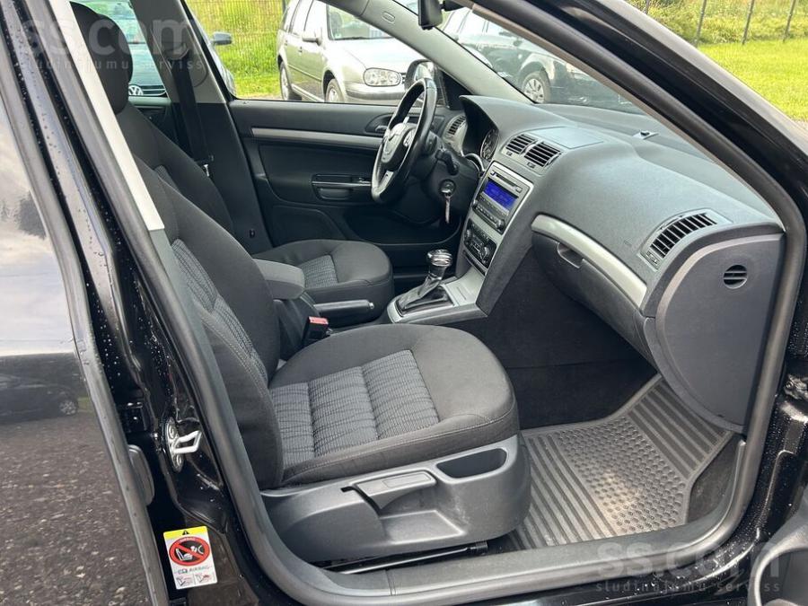 Black Skoda Octavia 2010 in Limbazi, with an engine capacity of 1.20 L and mileage of 233 thousand km for 4250 €, photo 11 on AUTOMOTO.COM.LV