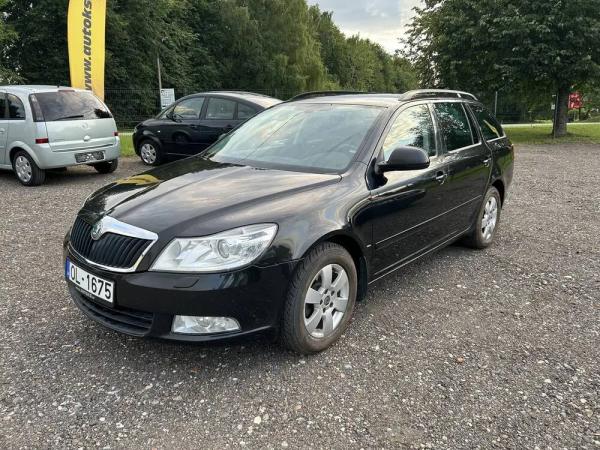 Melns Skoda Octavia 2010 Limbaži, ar dzinēja tilpumu 1.20 L un nobraukumu 233 tūkst. km par 4250 €, foto 1 vietnē AUTOMOTO.COM.LV