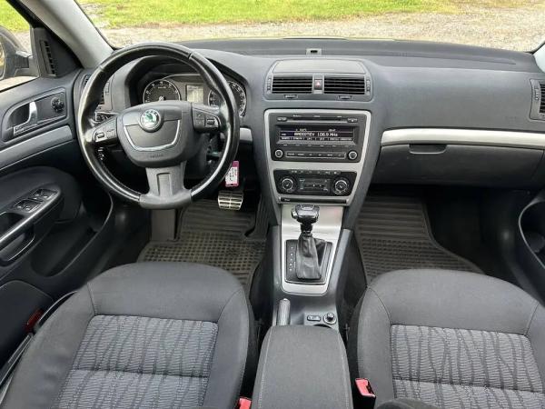 Melns Skoda Octavia 2010 Limbaži, ar dzinēja tilpumu 1.20 L un nobraukumu 233 tūkst. km par 4250 €, foto 8 vietnē AUTOMOTO.COM.LV