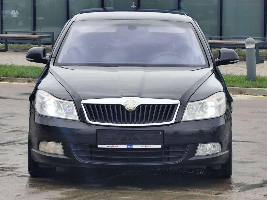 Melns Skoda Octavia 2010 Šauļi, ar dzinēja tilpumu 1.97 L un nobraukumu 288 tūkst. km par 3700 €, foto 5 vietnē AUTOMOTO.COM.LV