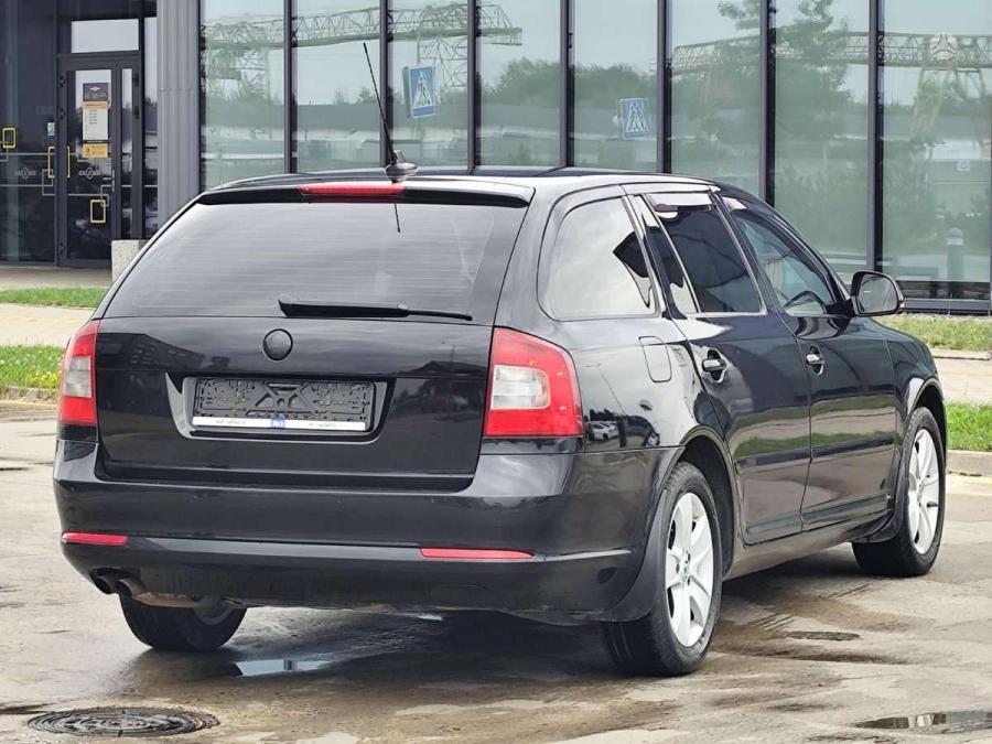Melns Skoda Octavia 2010 Šauļi, ar dzinēja tilpumu 1.97 L un nobraukumu 288 tūkst. km par 3700 €, foto 9 vietnē AUTOMOTO.COM.LV