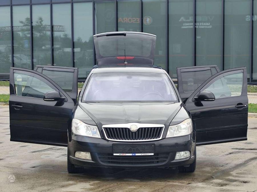 Melns Skoda Octavia 2010 Šauļi, ar dzinēja tilpumu 1.97 L un nobraukumu 288 tūkst. km par 3700 €, foto 12 vietnē AUTOMOTO.COM.LV