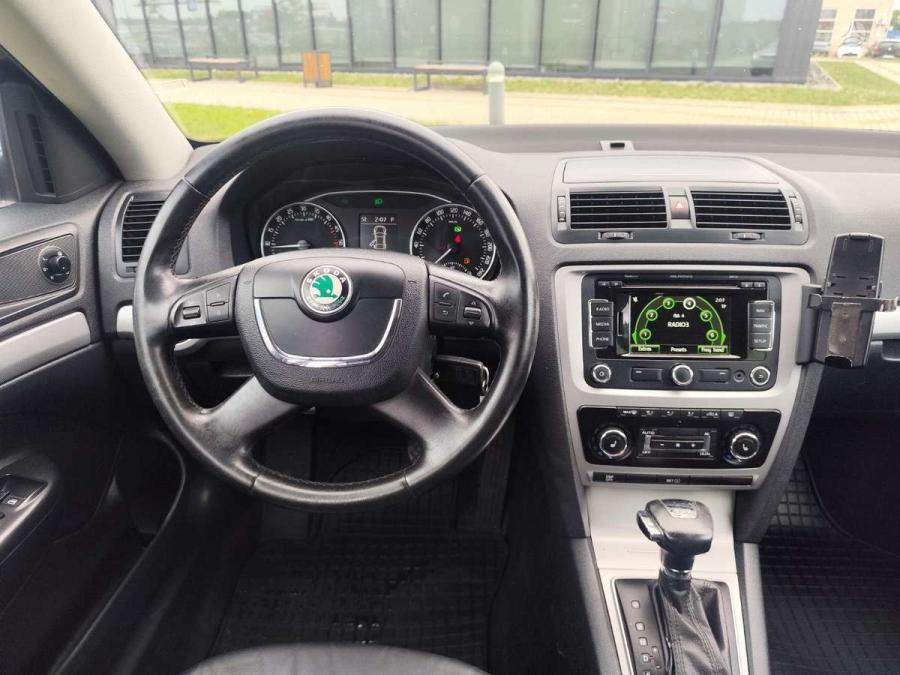 Melns Skoda Octavia 2010 Šauļi, ar dzinēja tilpumu 1.97 L un nobraukumu 288 tūkst. km par 3700 €, foto 35 vietnē AUTOMOTO.COM.LV